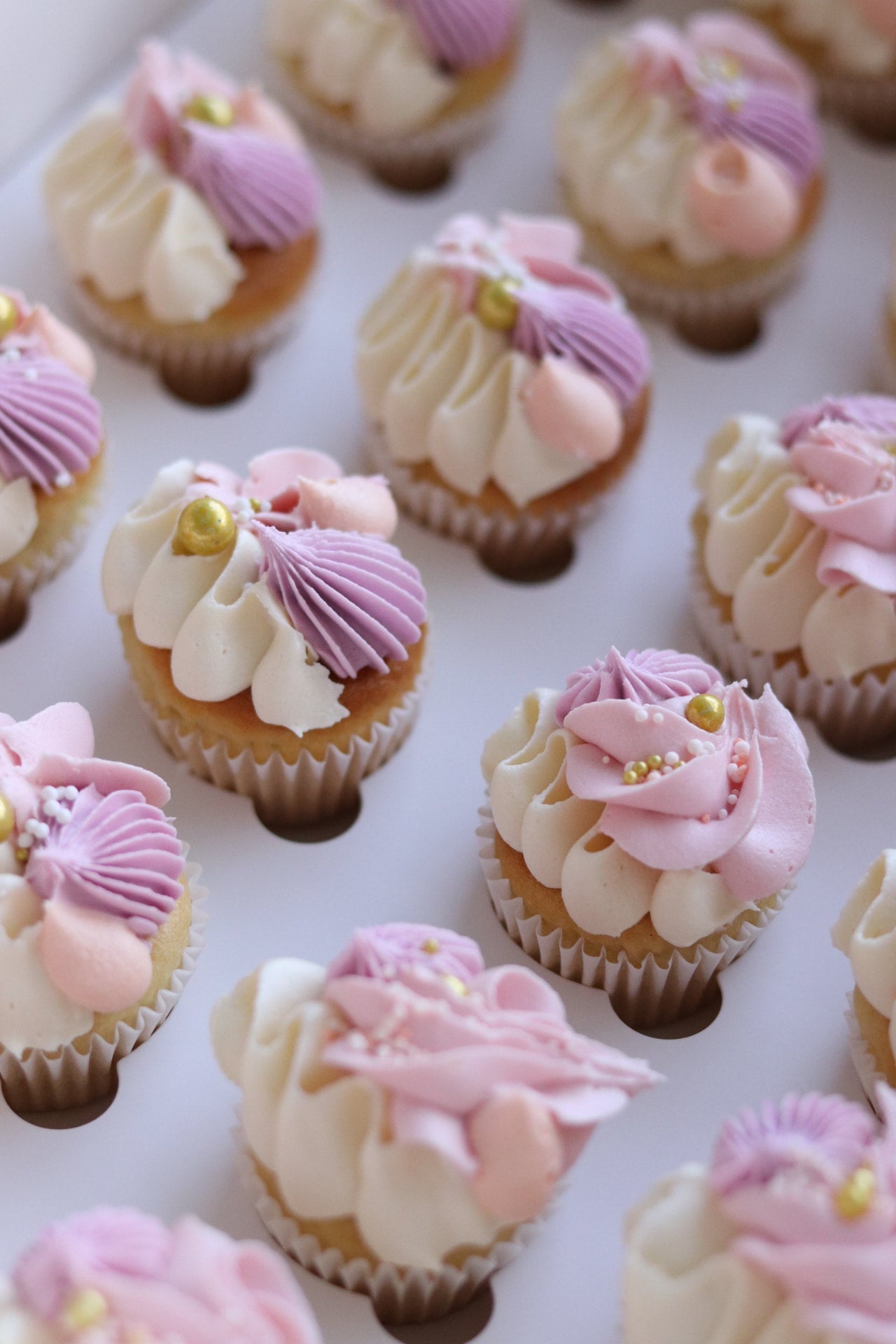 custom-cupcake-central-queen-assorted-flavours-yarraville-melbourne ...